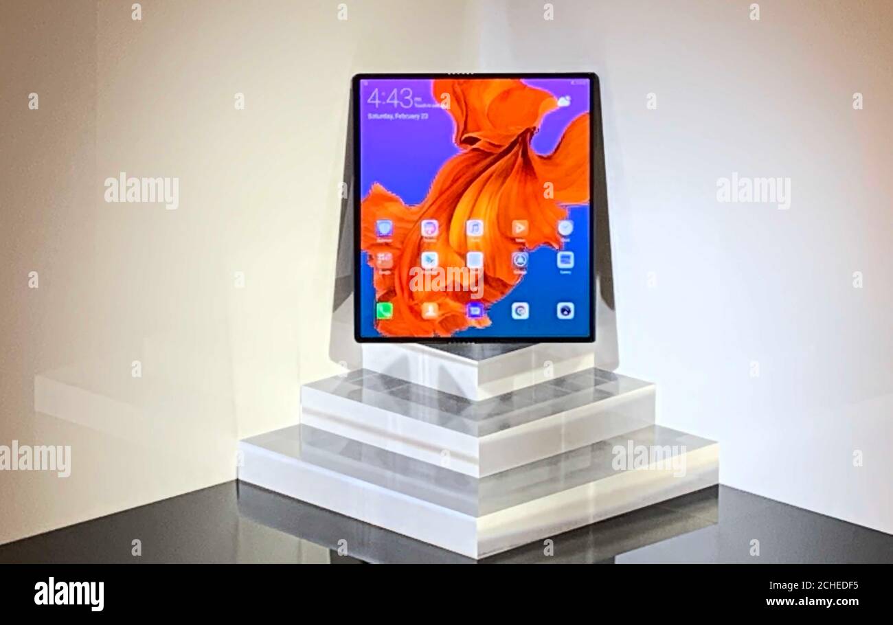 Oled foldable smartphone hi-res stock photography and images - Alamy