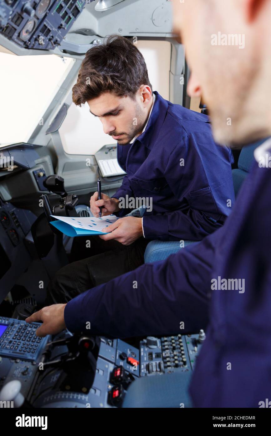Aircraft simulator hi-res stock photography and images - Alamy