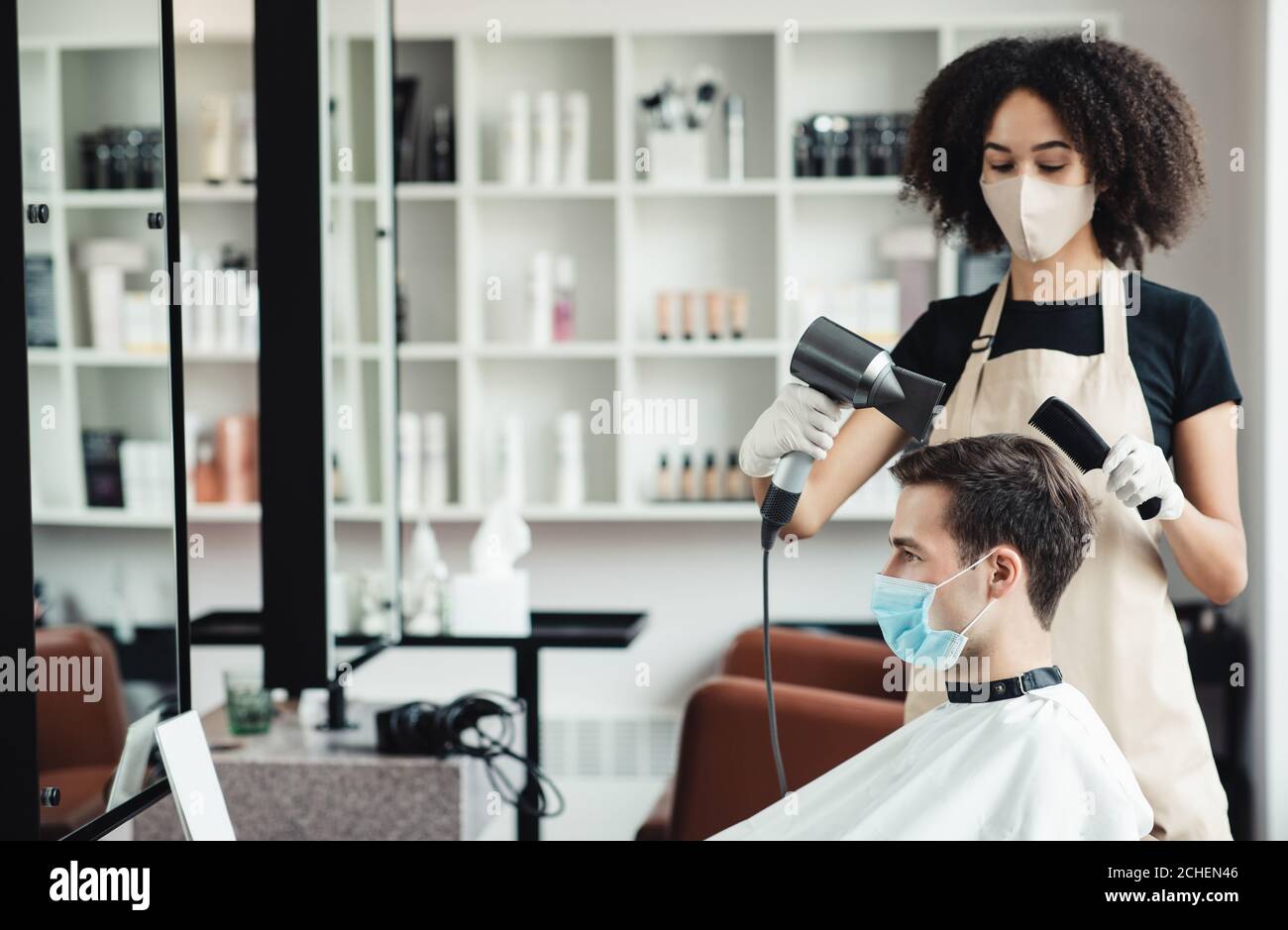 African american barber shop hi-res stock photography and images - Alamy