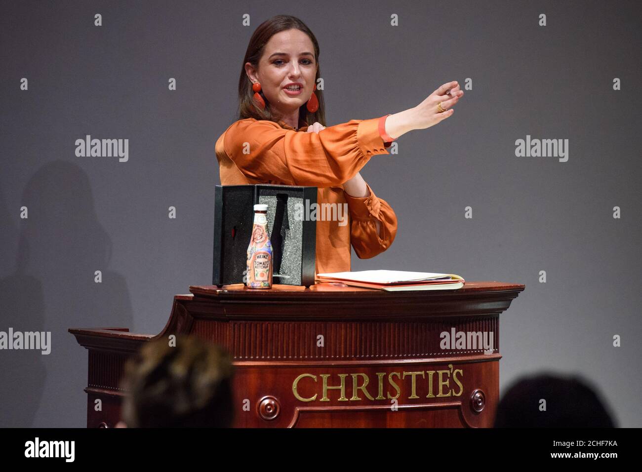 Auctioneer arlene blankers sells hi-res stock photography and images ...