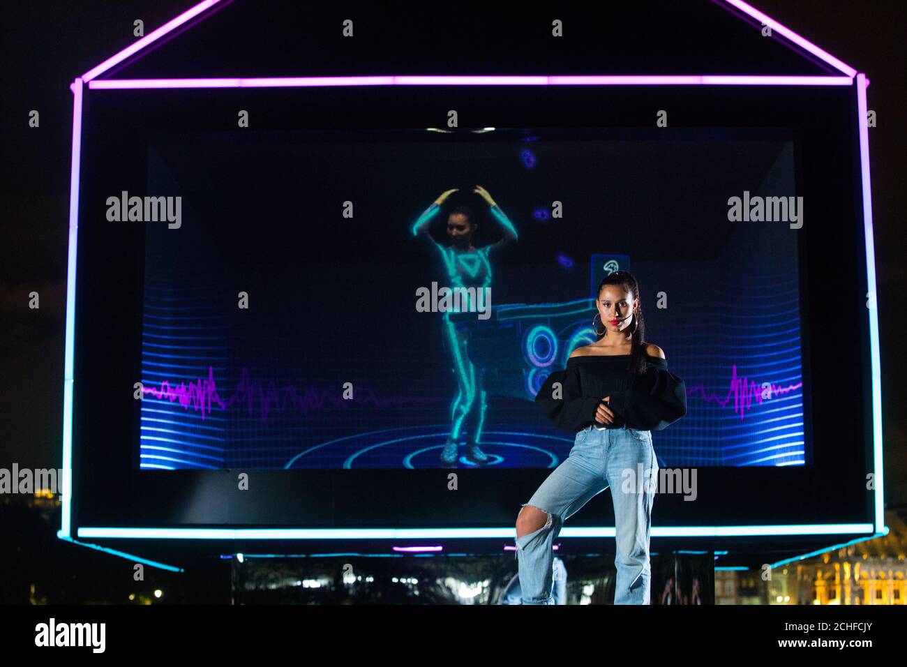 Raye Singer High Resolution Stock Photography and Images - Alamy