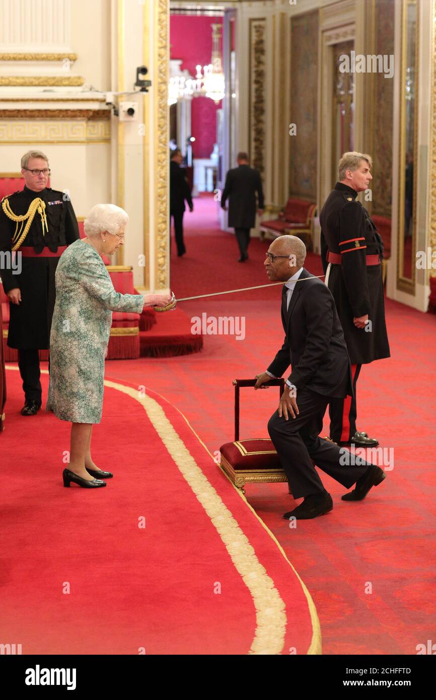 Sir simon woolley hi-res stock photography and images - Alamy