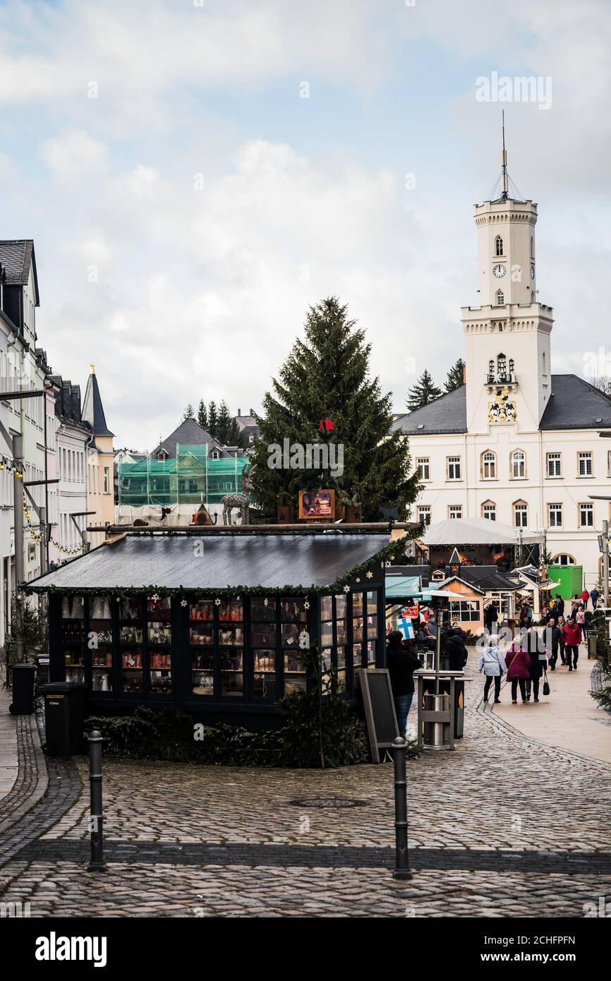 Schneeberg, Germany. 03rd Dec, 2019. View of the Christmas market in ...