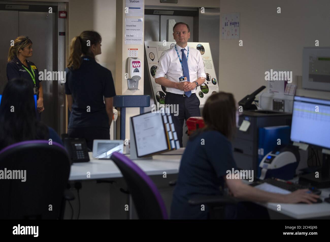 Sir simon stevens nhs pandemic hi-res stock photography and images - Alamy