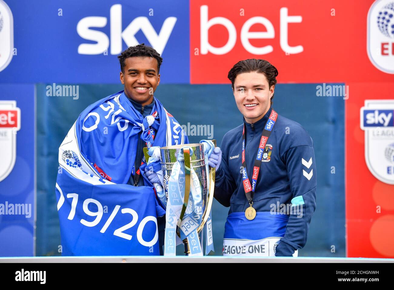 Sam McCallum and Callum O'Hare during the Trophy Presentation at Ryton ...