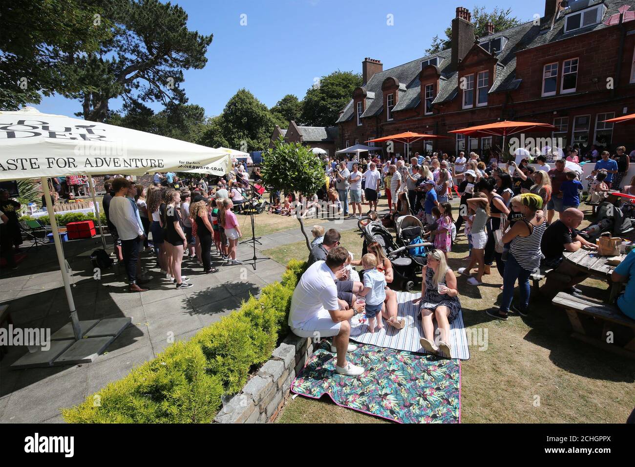 Childen charity uk hi-res stock photography and images - Alamy