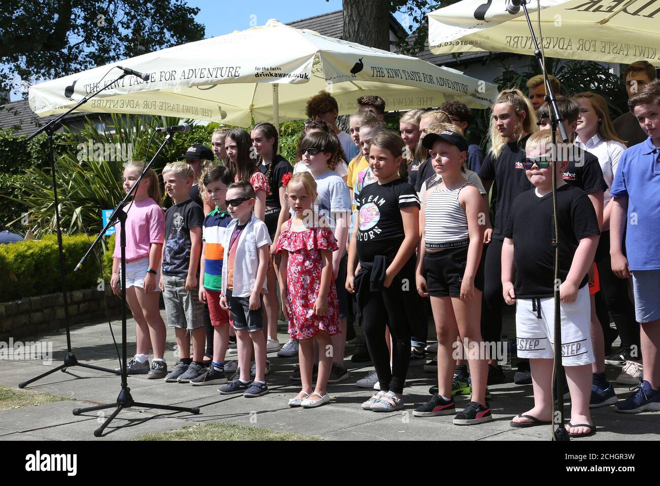 Uk party child sunshine hi-res stock photography and images - Alamy