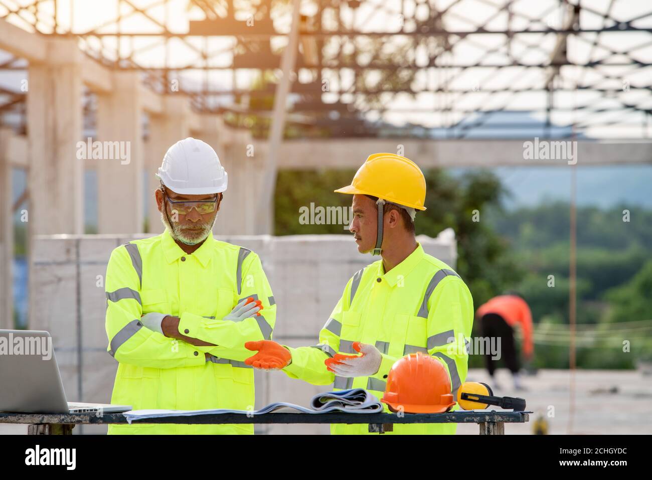 Senior engineering hi-res stock photography and images - Alamy
