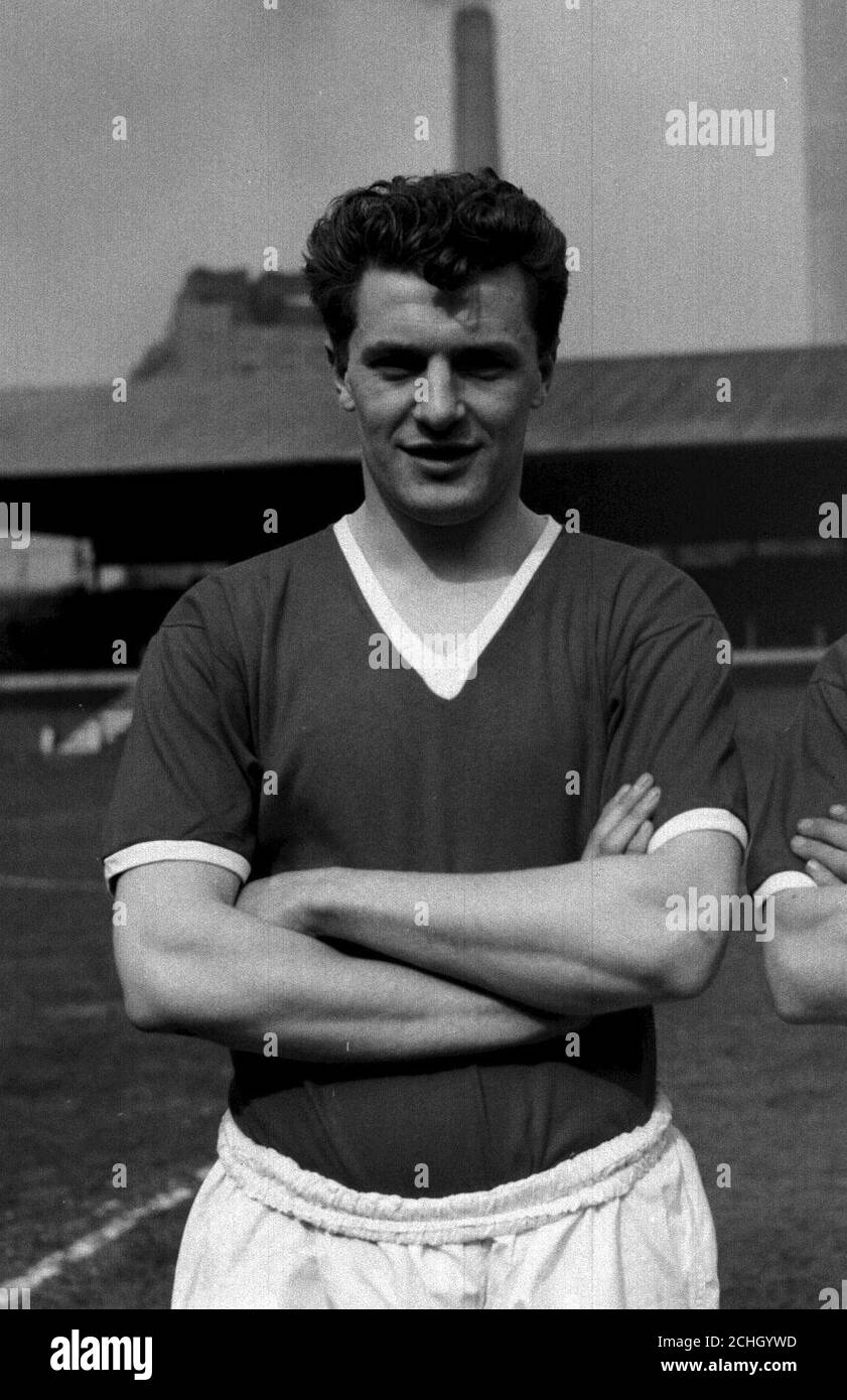 Manchester United player Geoff Bent, who died after a plane crashed at ...