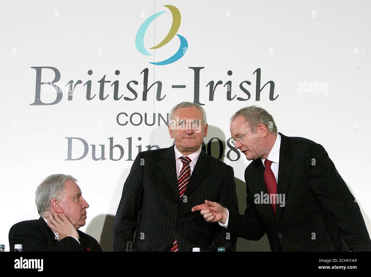 (Left to Right) Welsh Secretary Paul Murphy, Taoiseach Bertie Ahern and ...