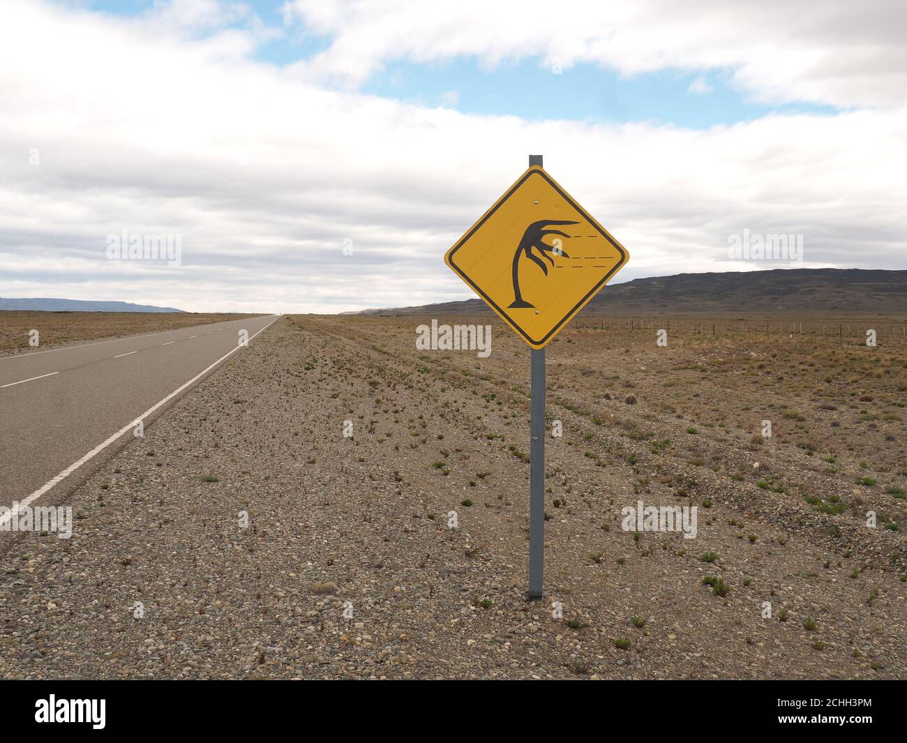 Road sign warning strong wind hi-res stock photography and images - Alamy
