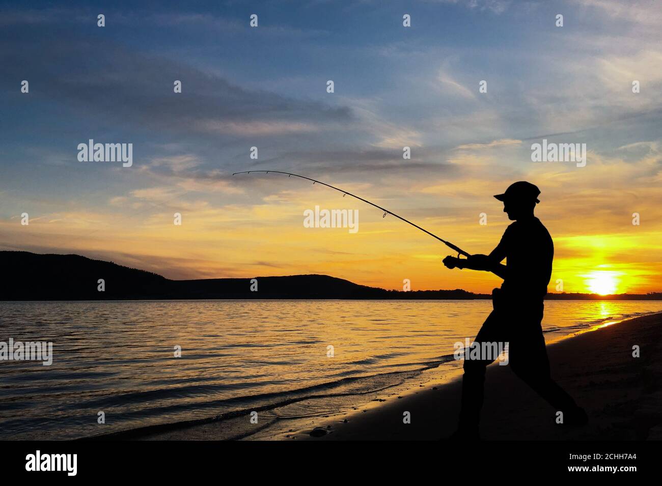 Man fishing on a lake hi-res stock photography and images - Alamy