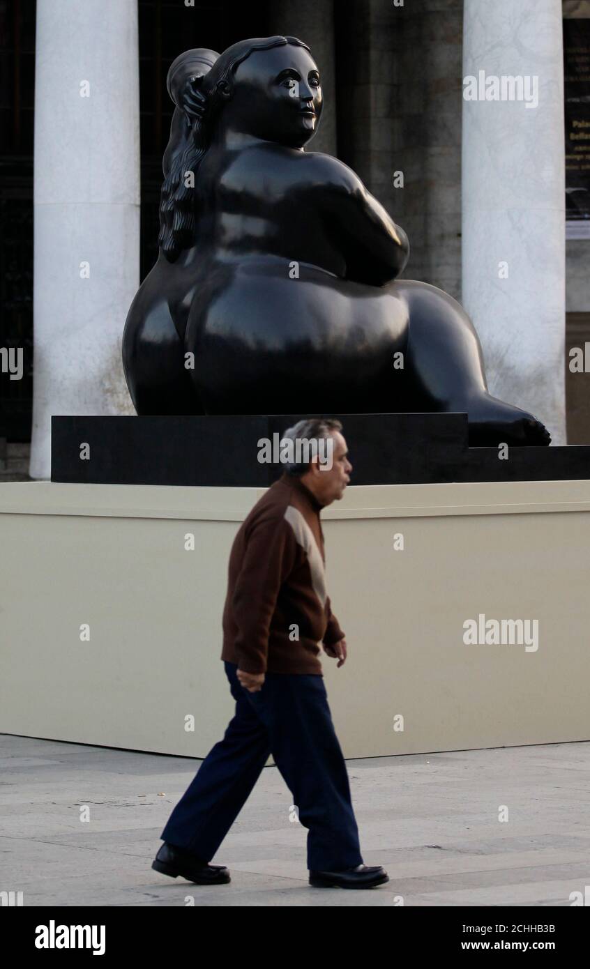 Bronze sculptures by fernando botero hi-res stock photography and ...