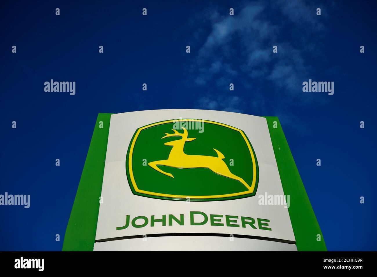 Leaping deere hi-res stock photography and images - Alamy