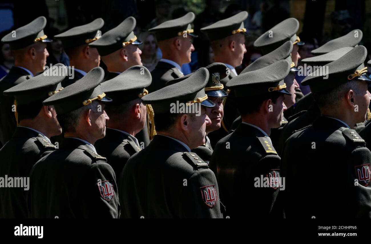 Ukrainian army officers hi-res stock photography and images - Alamy
