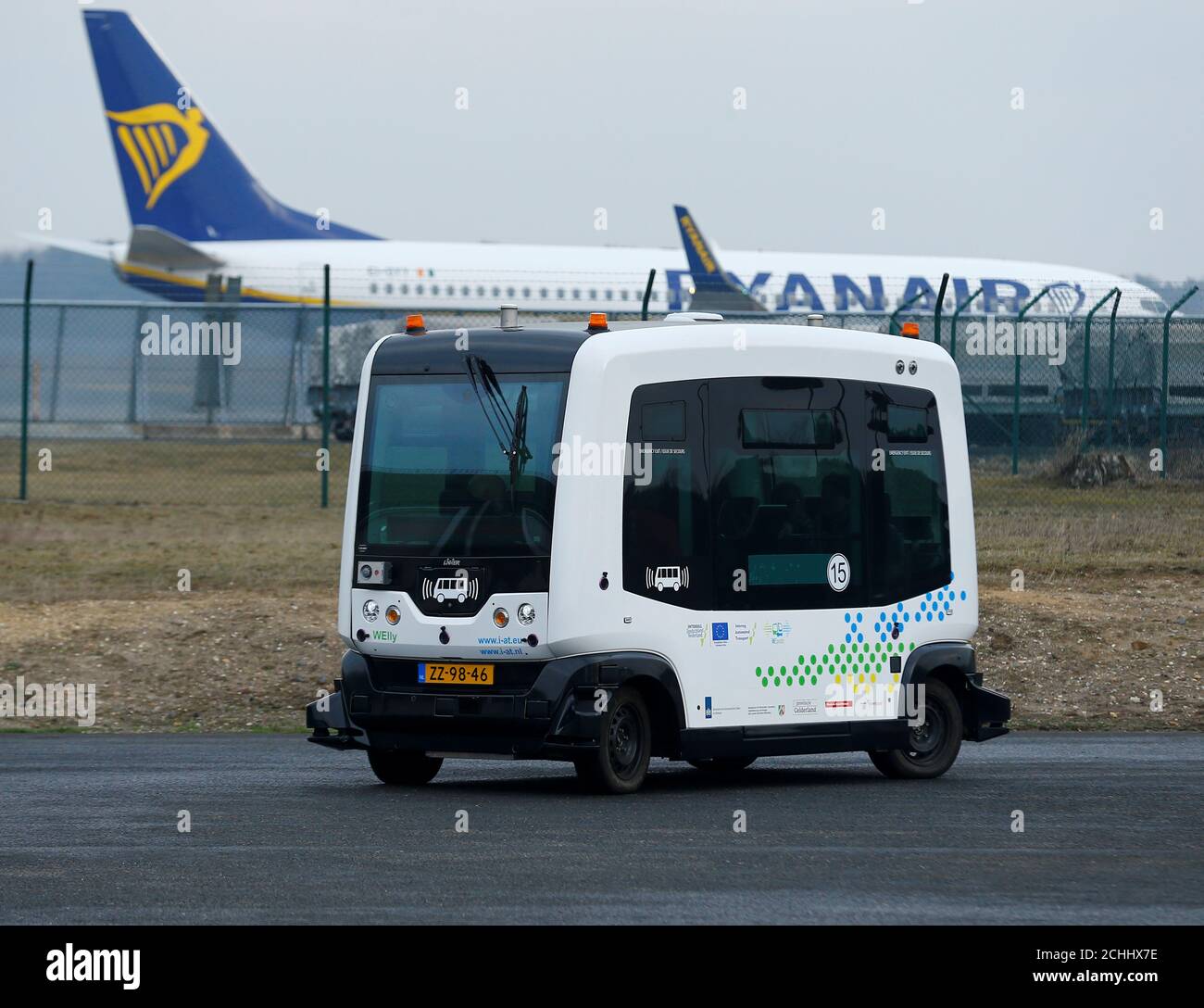 Airport parking shuttle bus hi-res stock photography and images - Alamy