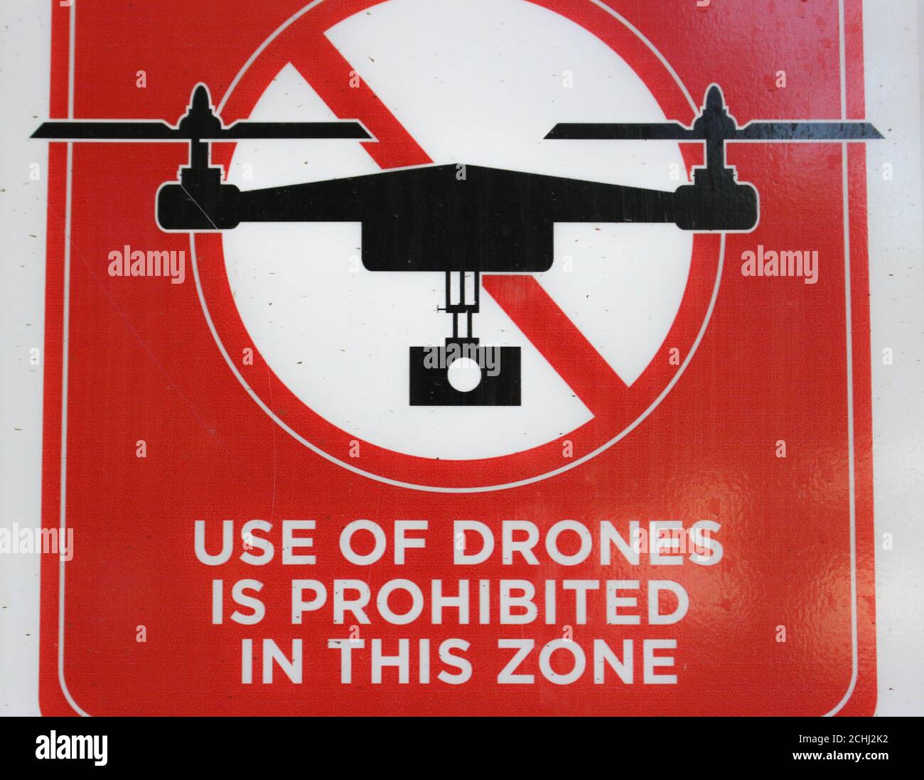 Use of drones prohibited zone sign Stock Photo - Alamy