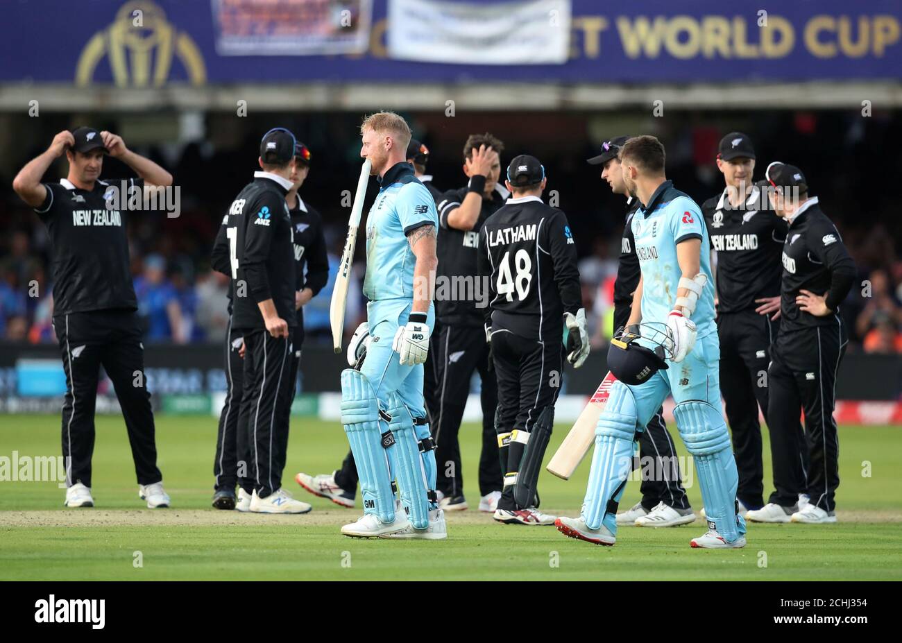 Icc cricket super over hi-res stock photography and images - Alamy