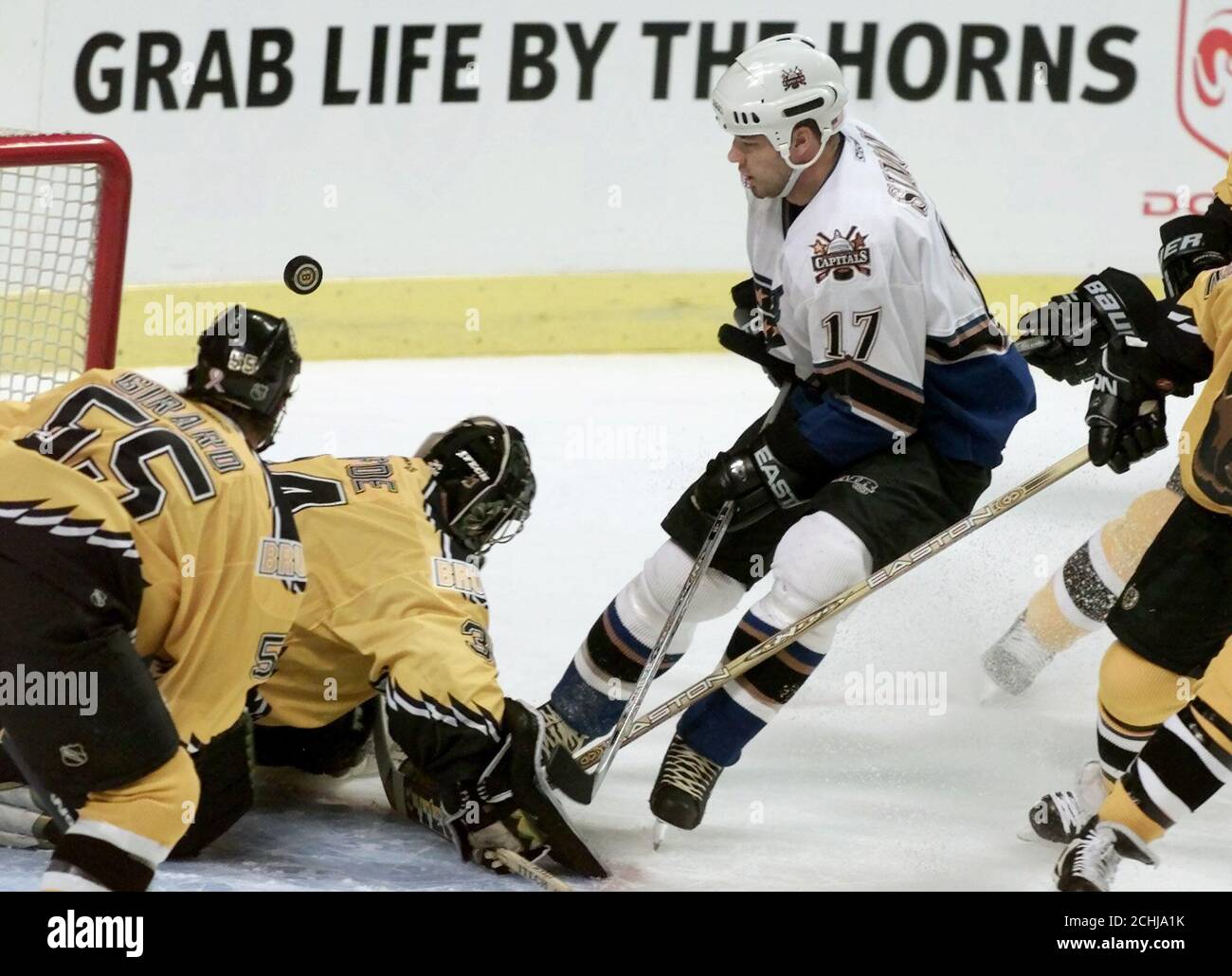 Goalie byron dafoe hi-res stock photography and images - Alamy