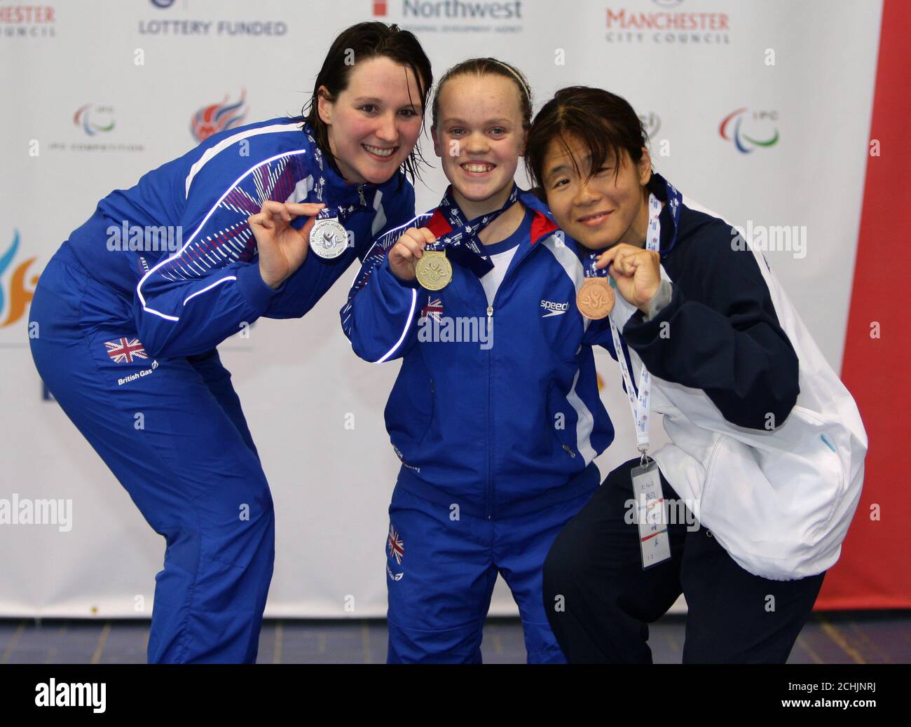 (L-R) Great Britain's Natalie Jones and Eleanor Simmonds with Japan's ...