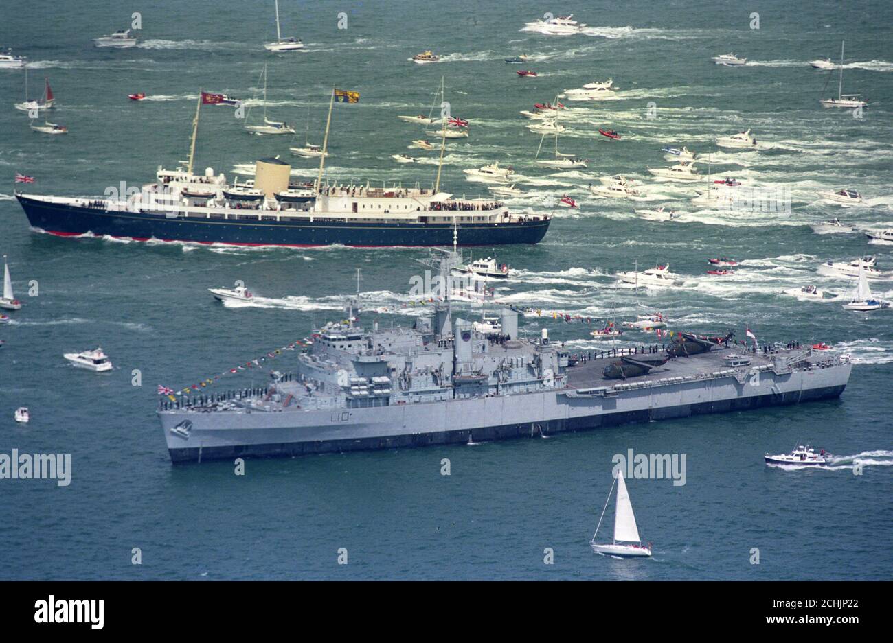 Hms fearless hi-res stock photography and images - Alamy