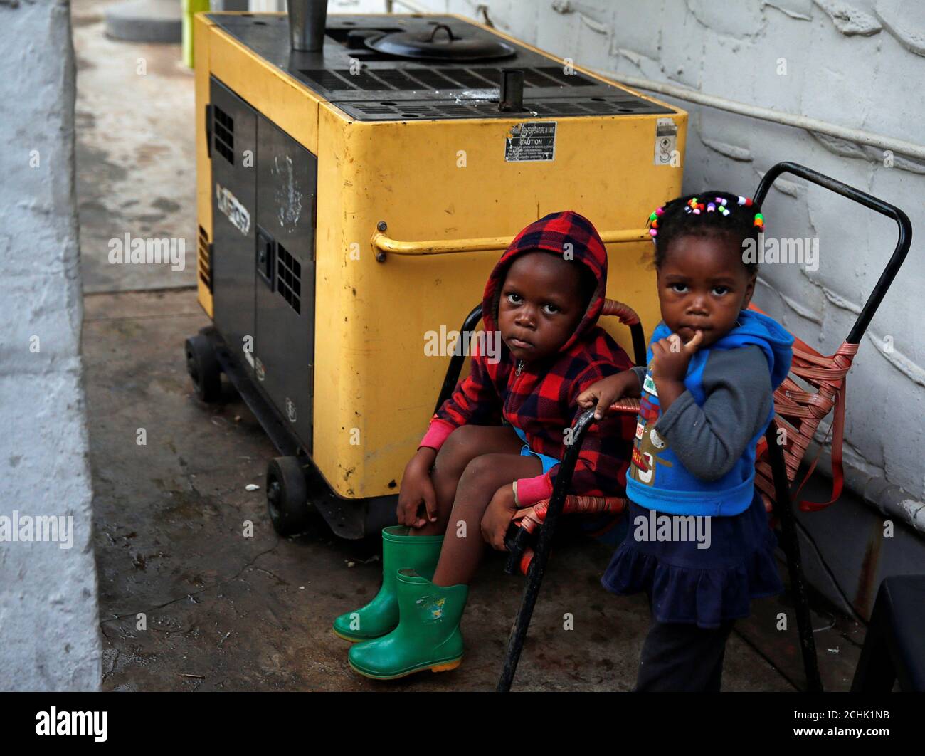 Shelter zimbabwe hi-res stock photography and images - Alamy