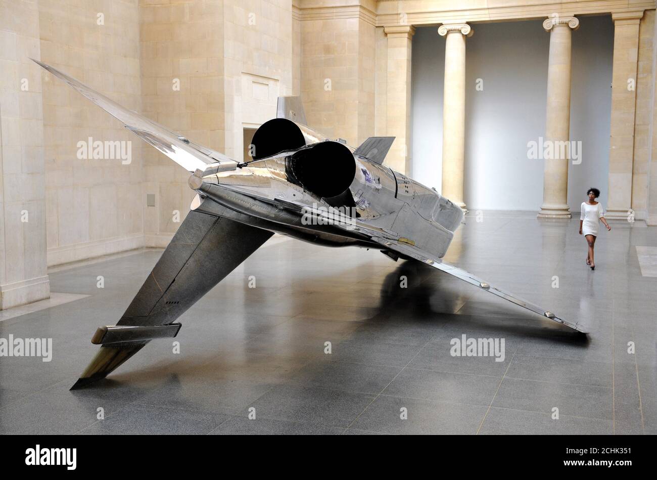Lying artist hi-res stock photography and images - Alamy