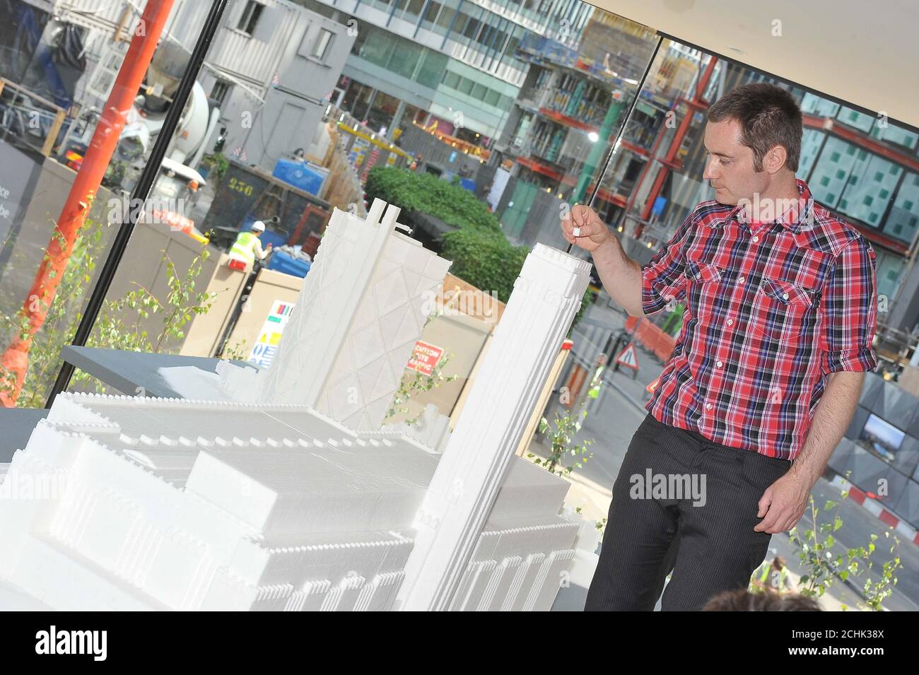 100 scale model tate modern hi-res stock photography and images - Alamy