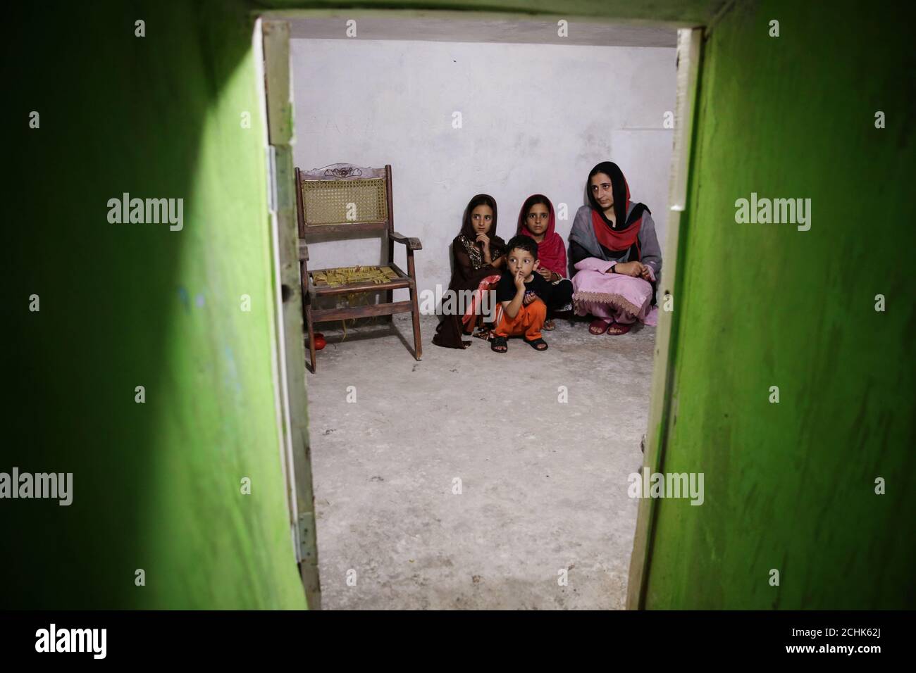 Underground bunker shelter build hi-res stock photography and images ...