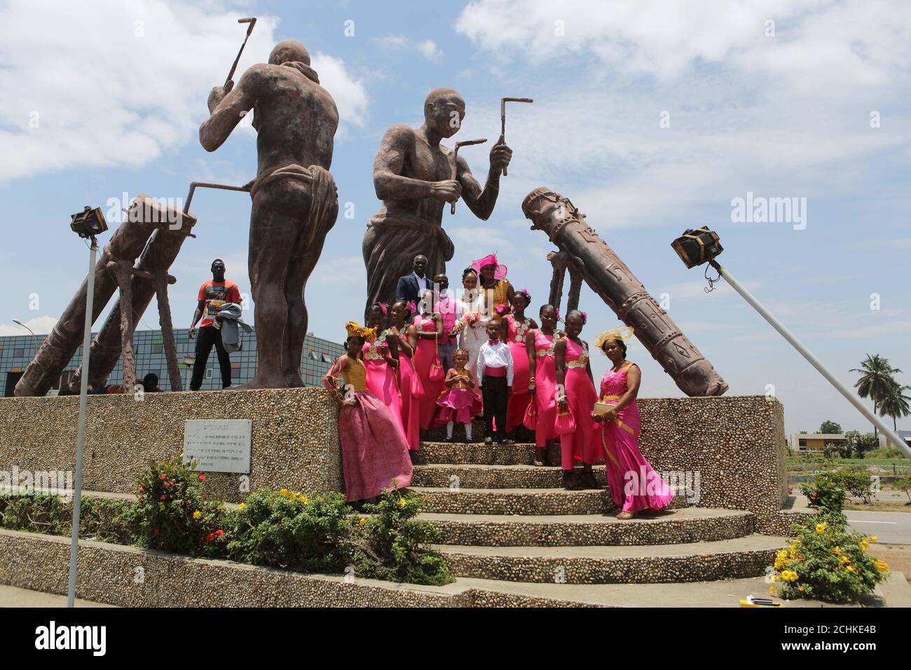 Ivory statue hi-res stock photography and images - Alamy