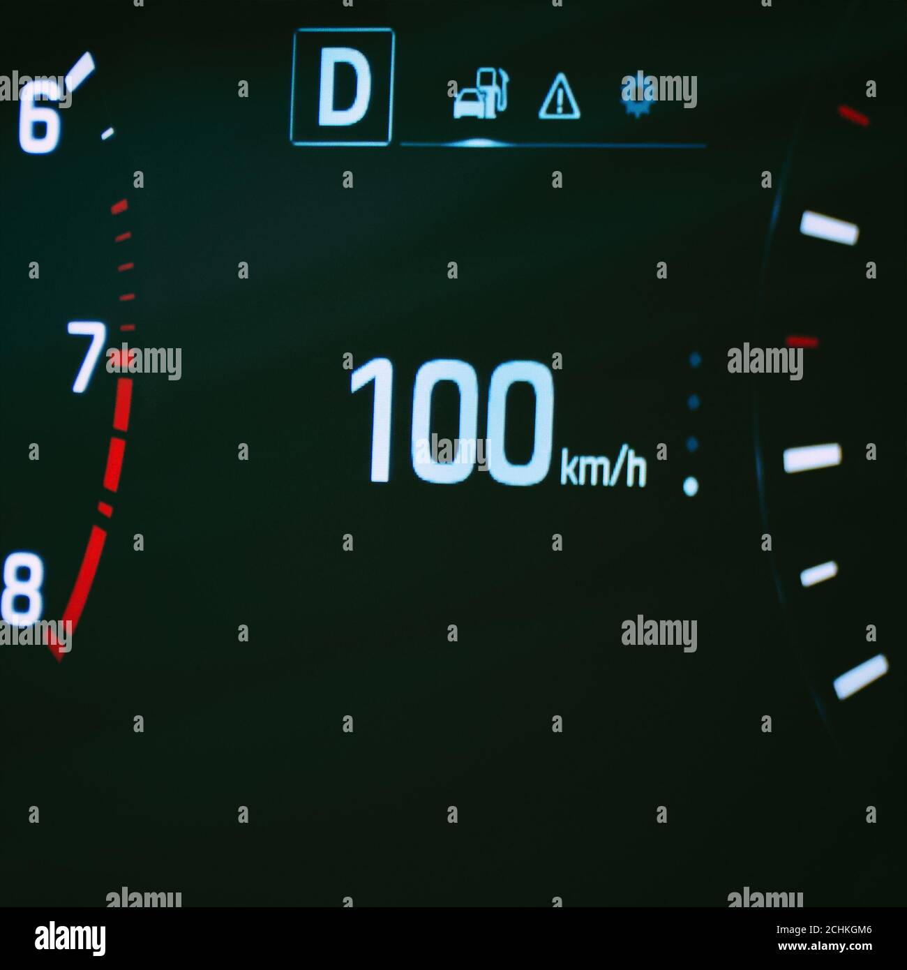 100 km speed sign hi-res stock photography and images - Alamy