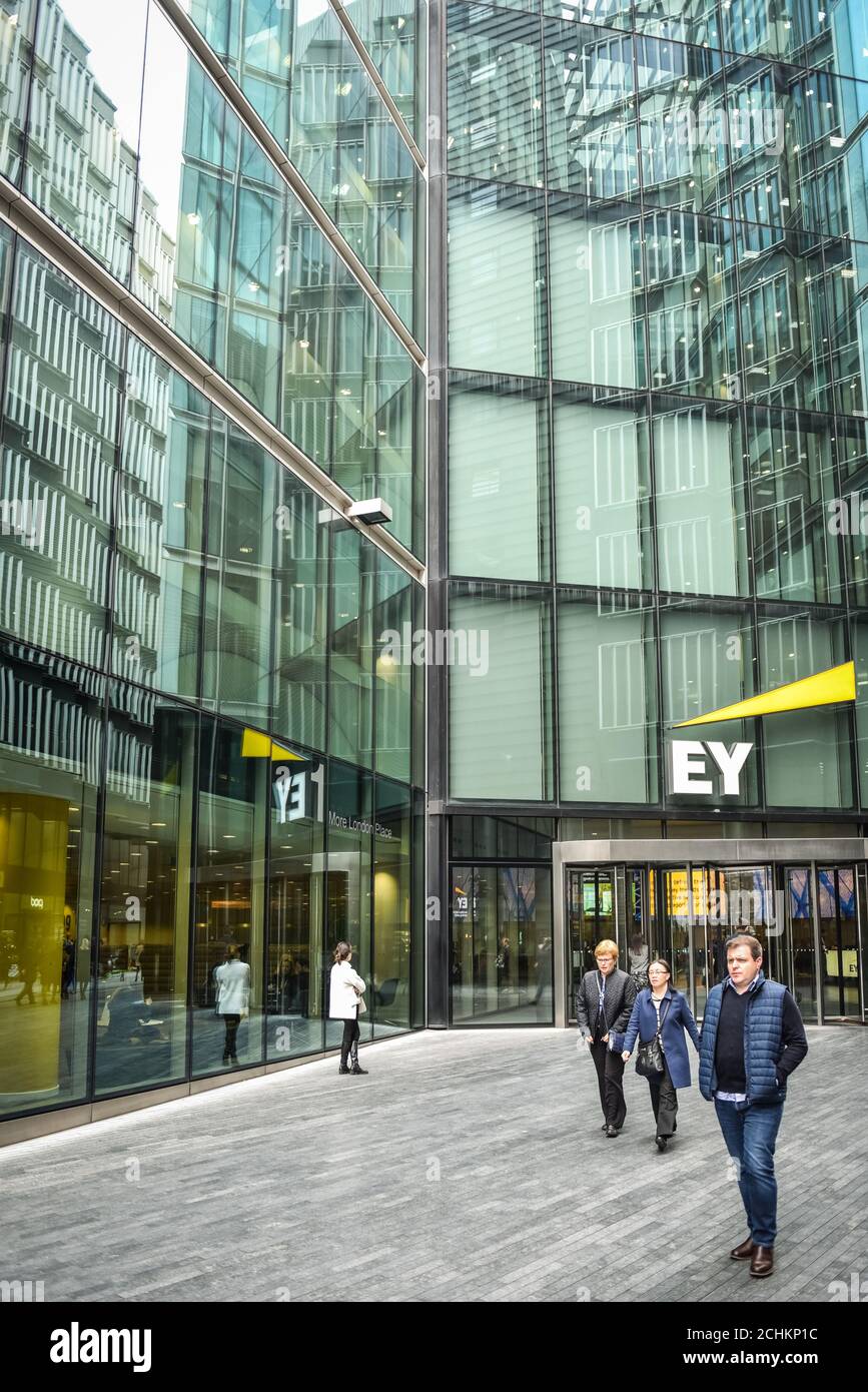 Ey building london hi-res stock photography and images - Alamy