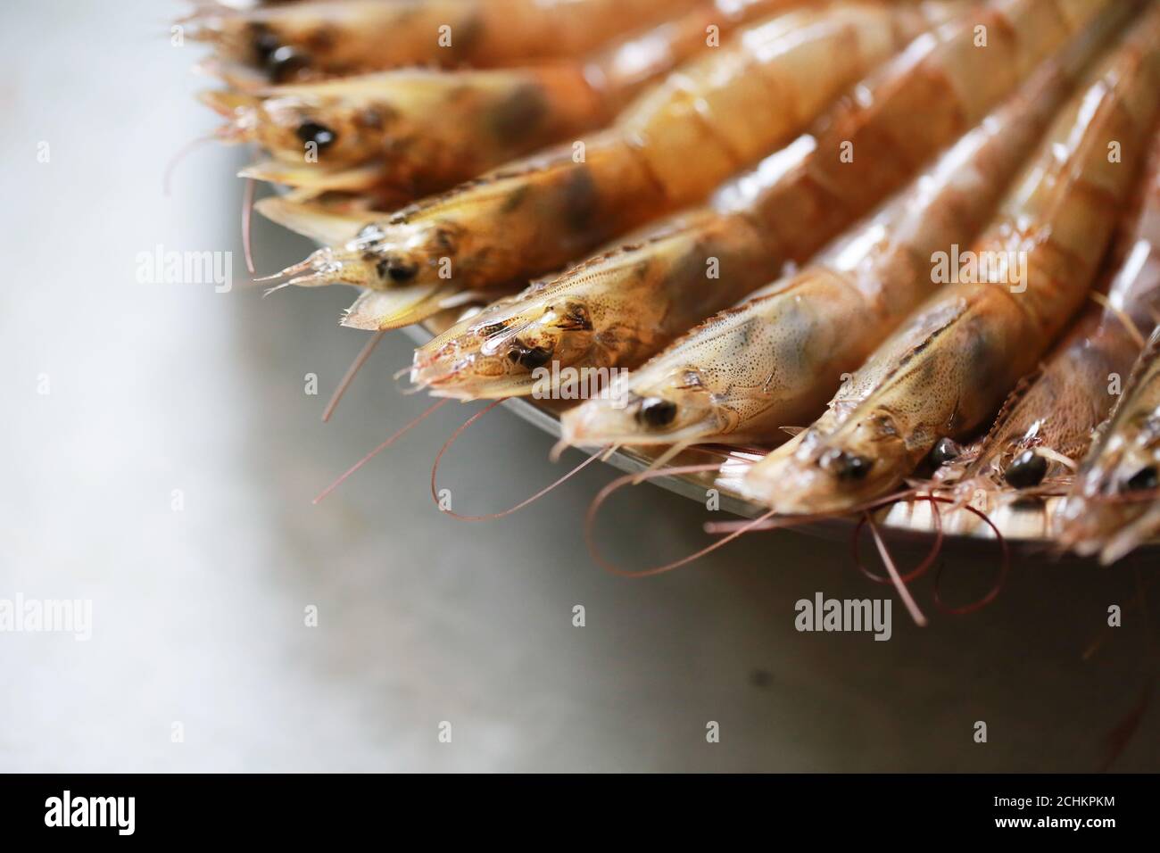 Shell on head on shrimp hi-res stock photography and images - Alamy