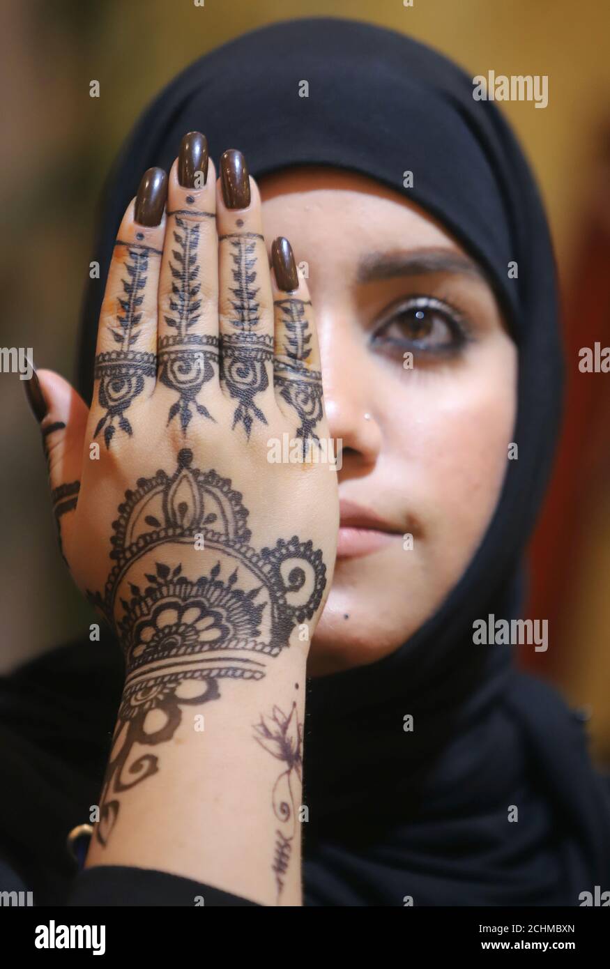 Iraqi woman poses photo she hi-res stock photography and images - Alamy