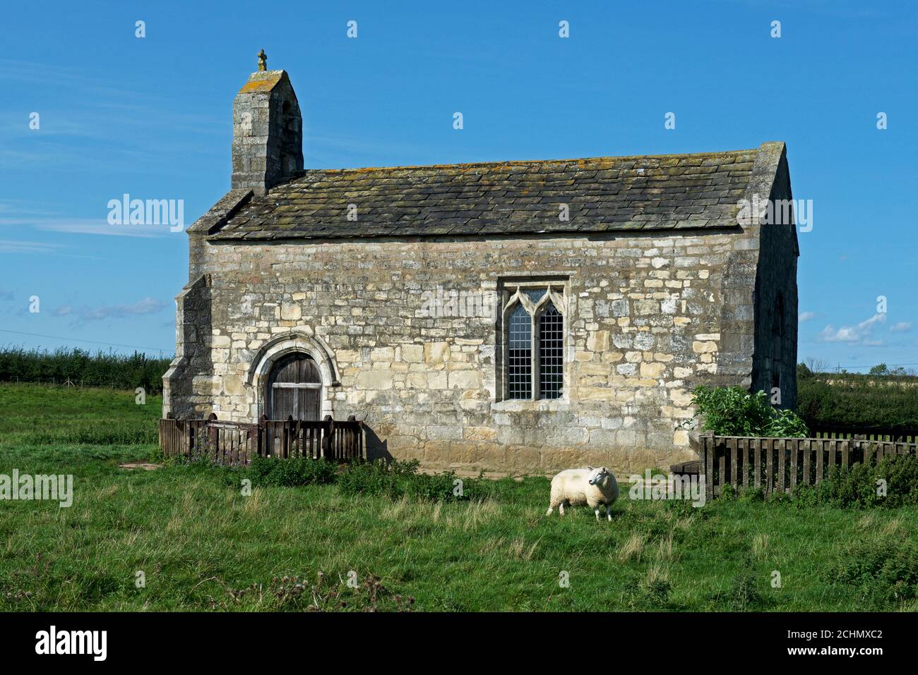 Field churches hi-res stock photography and images - Alamy