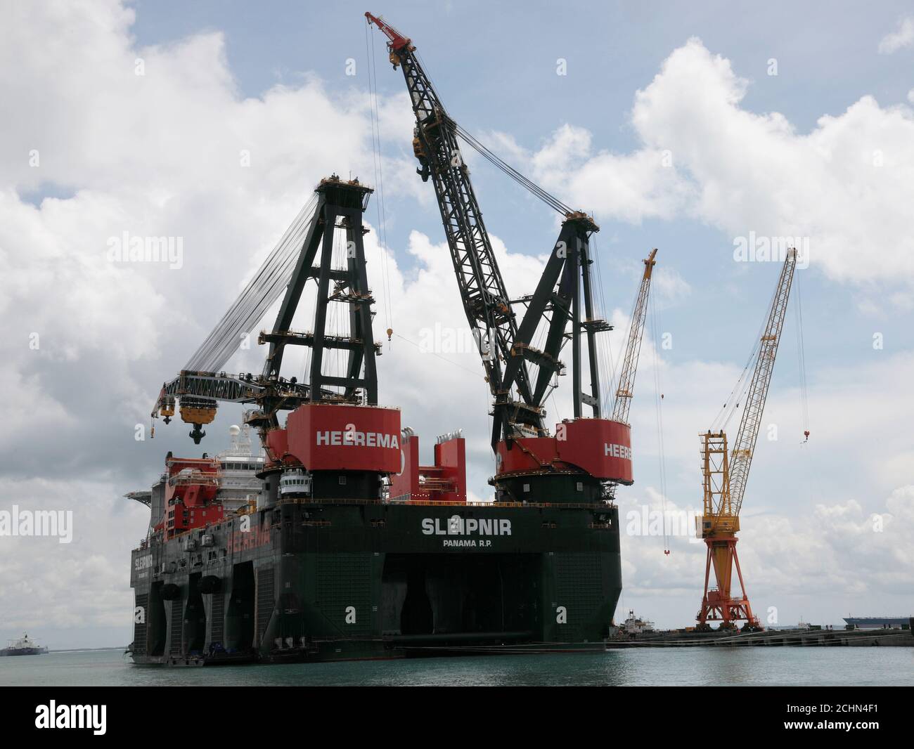 Heerema sleipnir hi-res stock photography and images - Alamy
