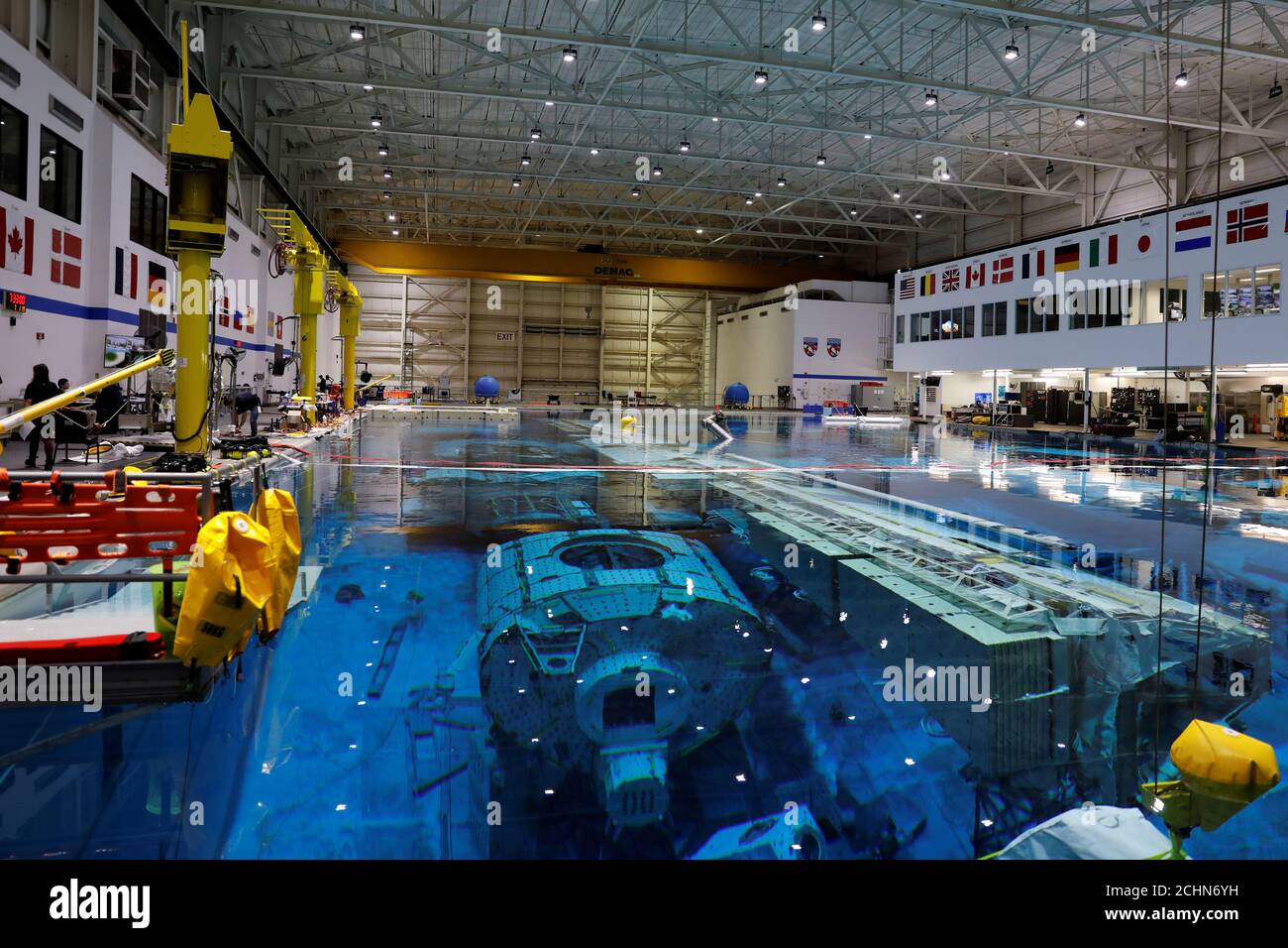 Neutral buoyancy training center hi-res stock photography and images ...
