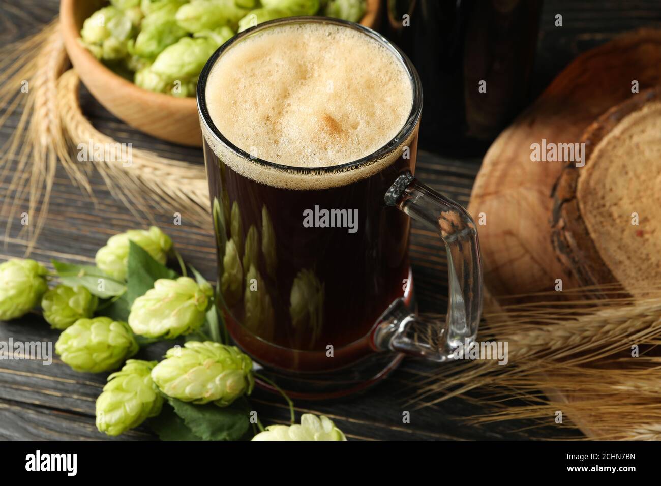 Beer hop hi-res stock photography and images - Alamy