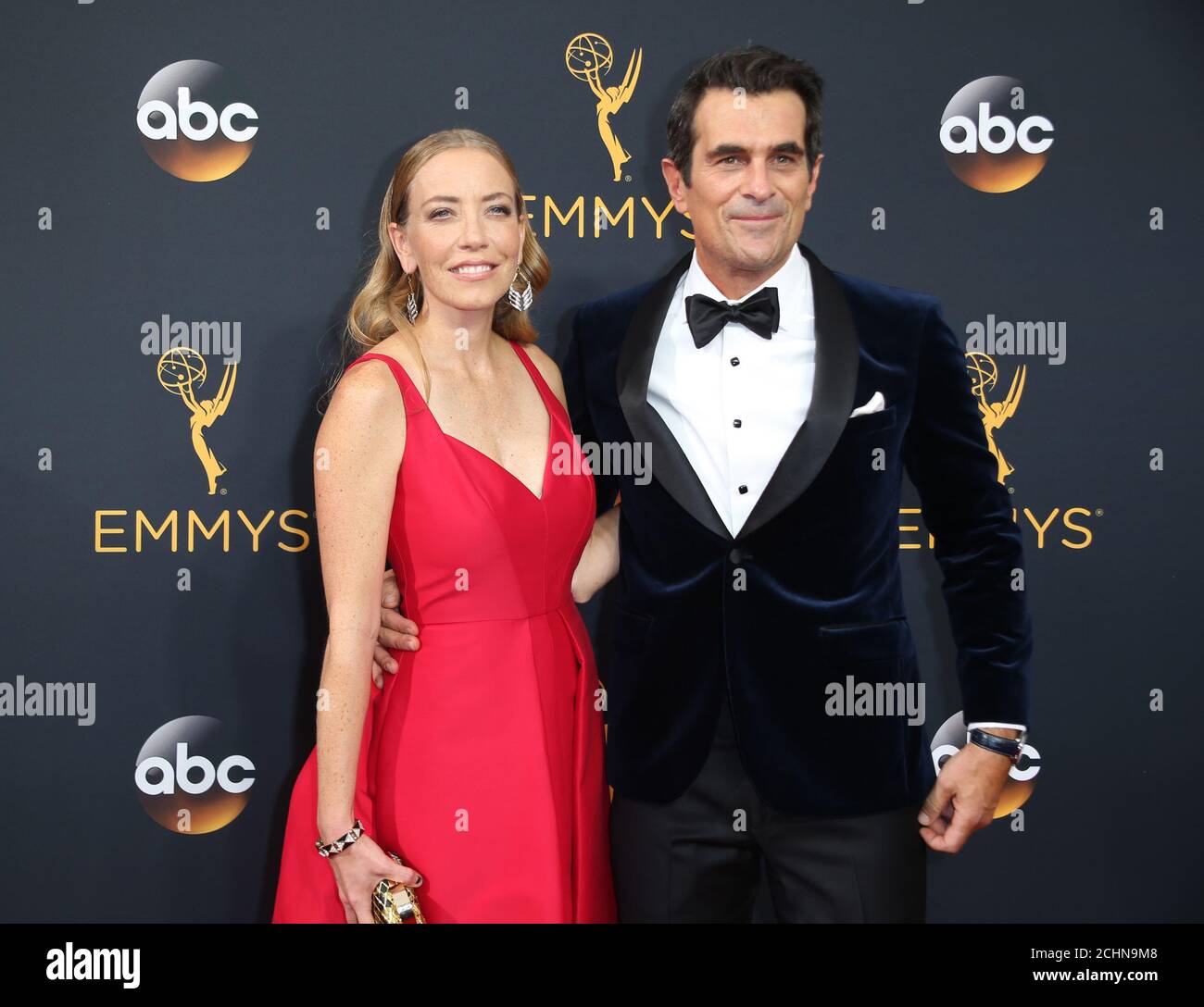 Ty burrell and wife hi-res stock photography and images - Alamy