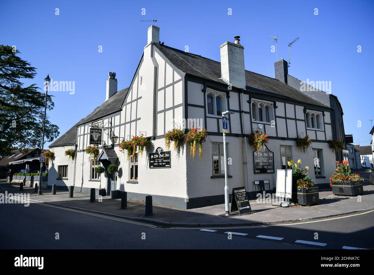 The olde bull inn hi-res stock photography and images - Alamy