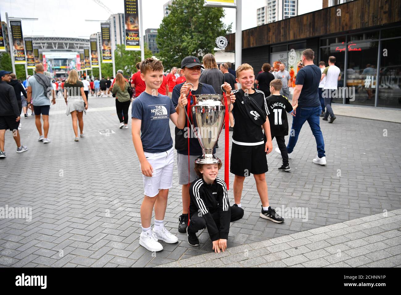 Fa Community Shield Trophy High Resolution Stock Photography and Images ...