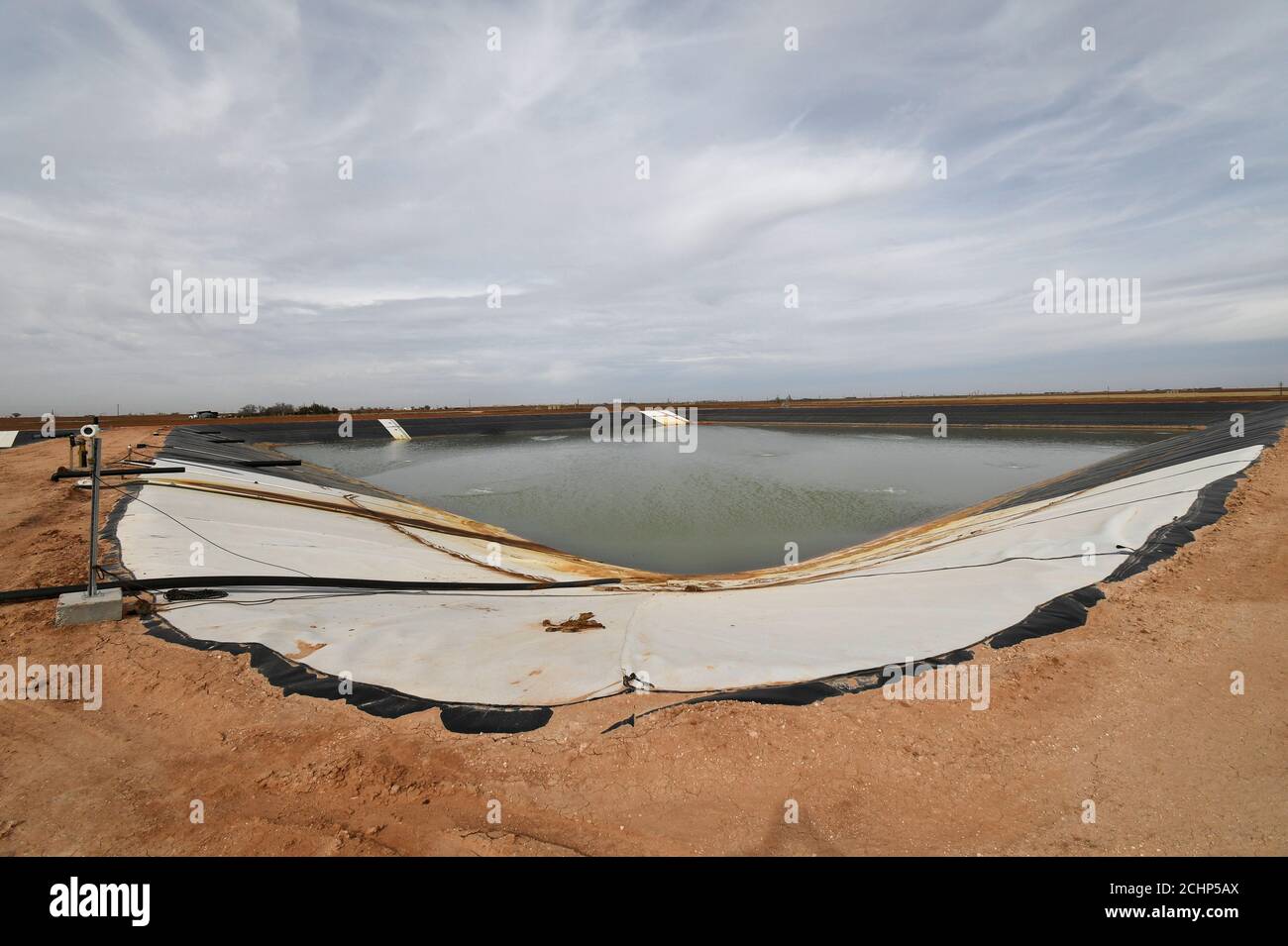 Water storage pond hi-res stock photography and images - Alamy