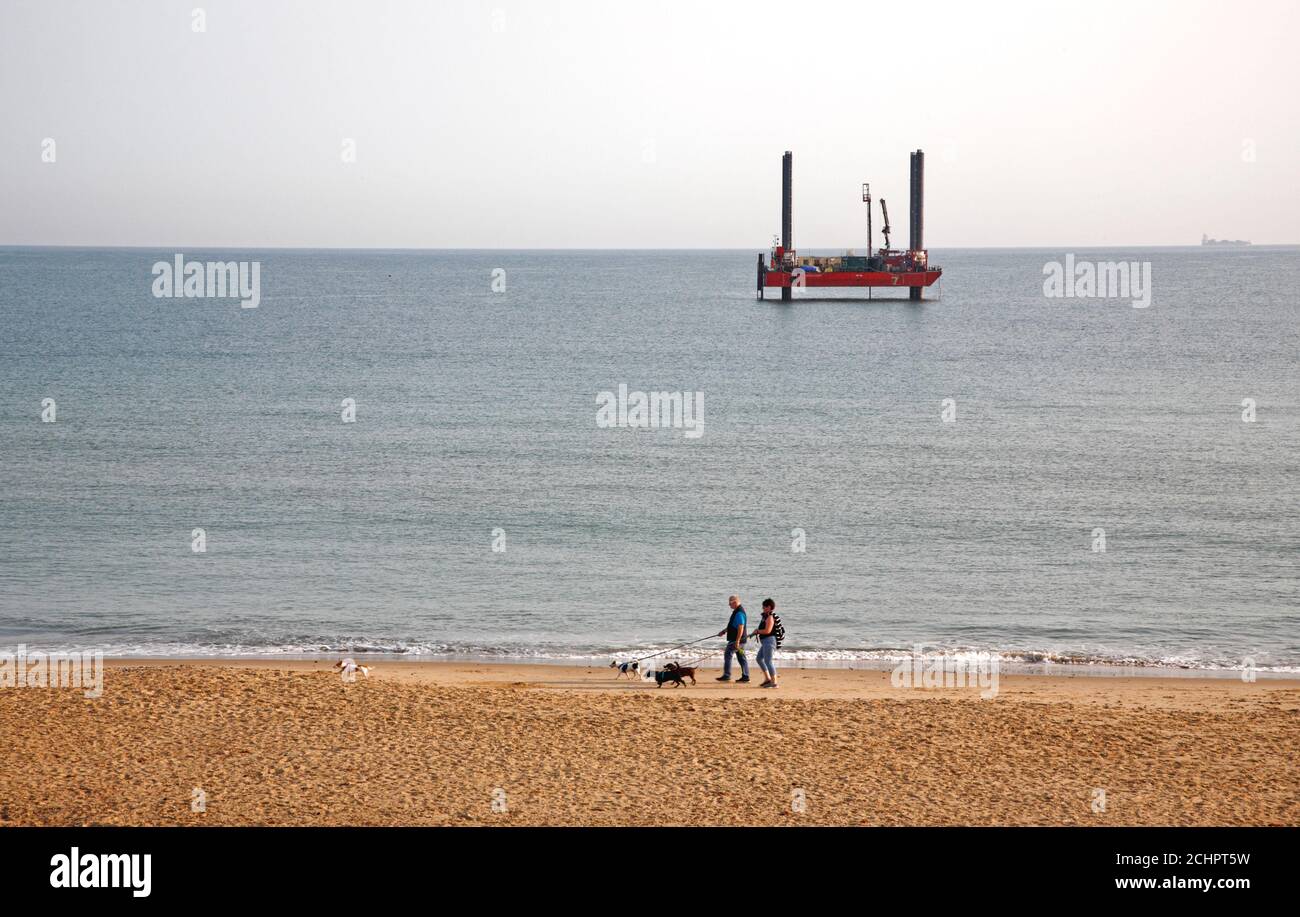 Jack up rig hi-res stock photography and images - Alamy