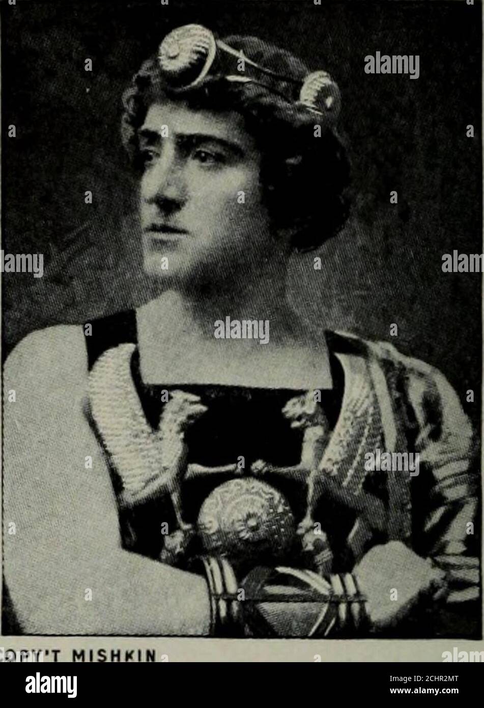 Thais opera hi-res stock photography and images - Alamy