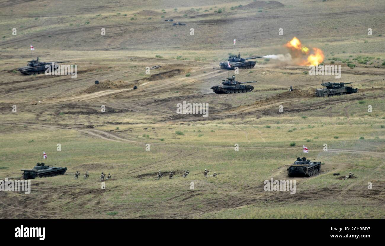 Infantry fighting vehicles hi-res stock photography and images - Alamy