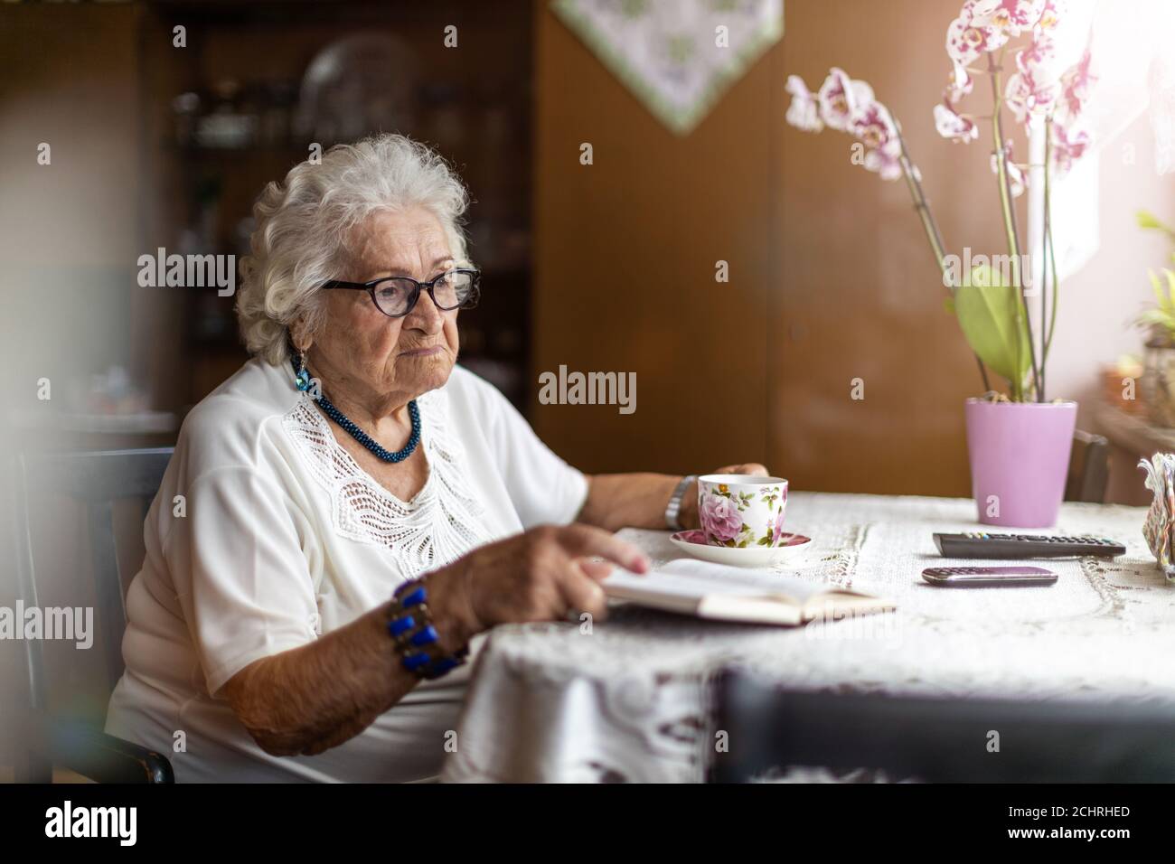 Elderly woman fragile alone hi-res stock photography and images - Alamy