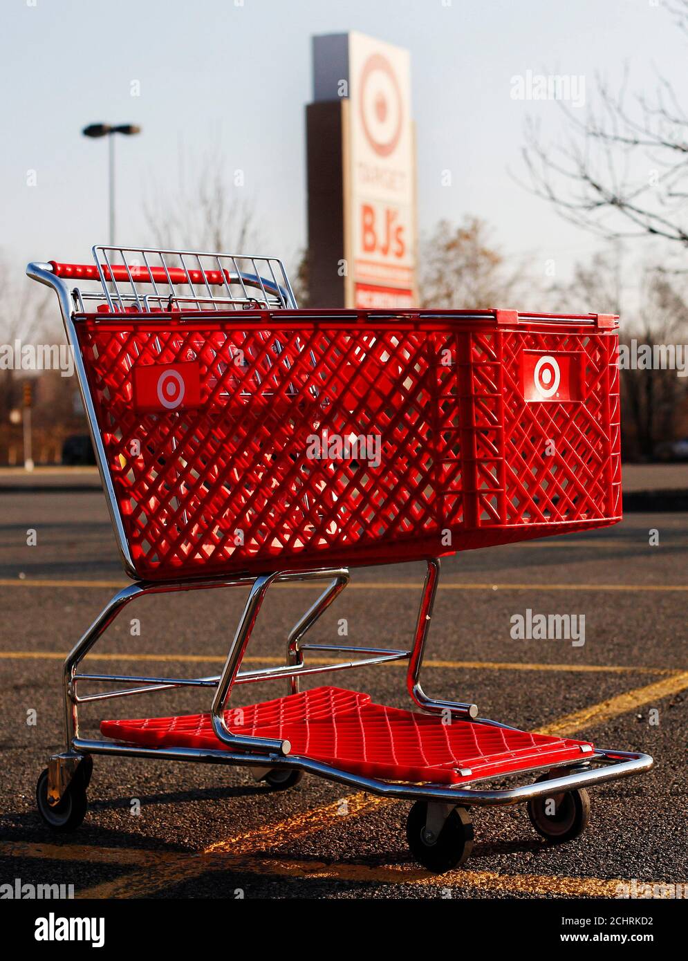 Target Shopping Cart High Resolution Stock Photography and Images - Alamy