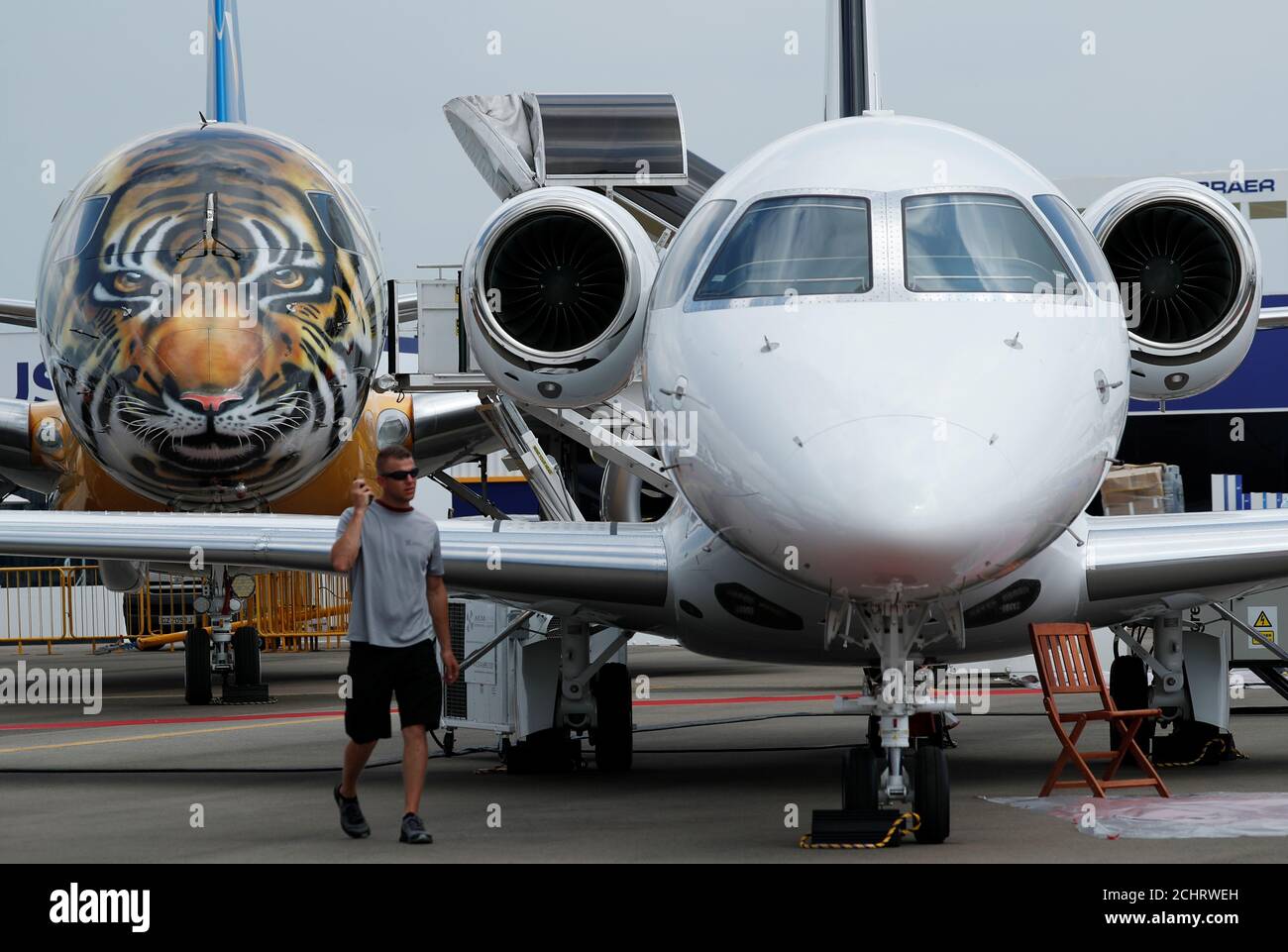 Embraer e 190 e2 hi-res stock photography and images - Alamy