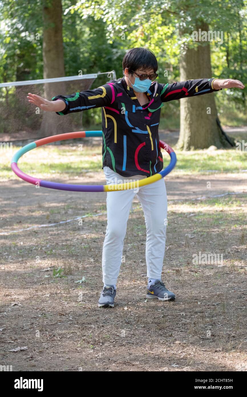 Man hula hoop hi-res stock photography and images - Alamy