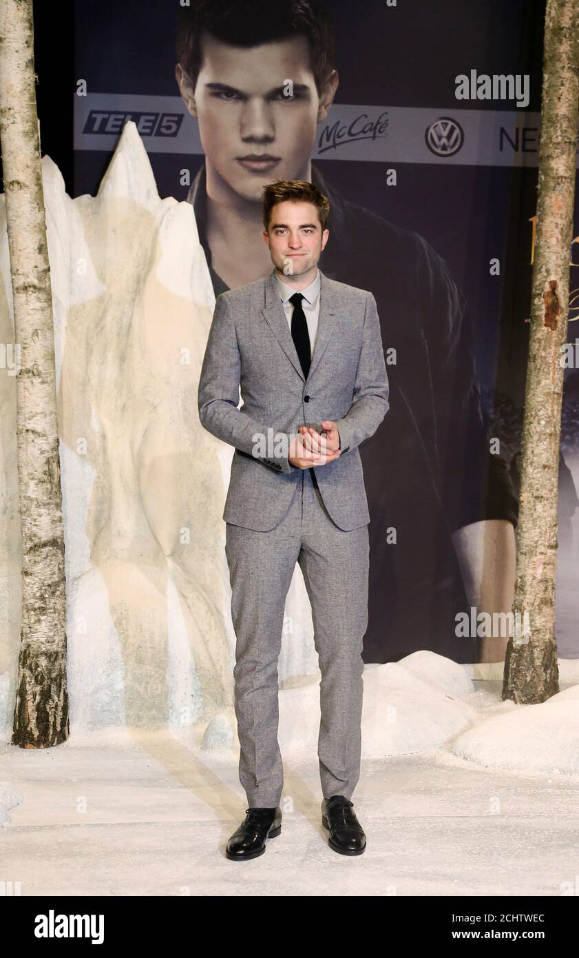 Twilight saga breaking dawn part 2 hi-res stock photography and images ...